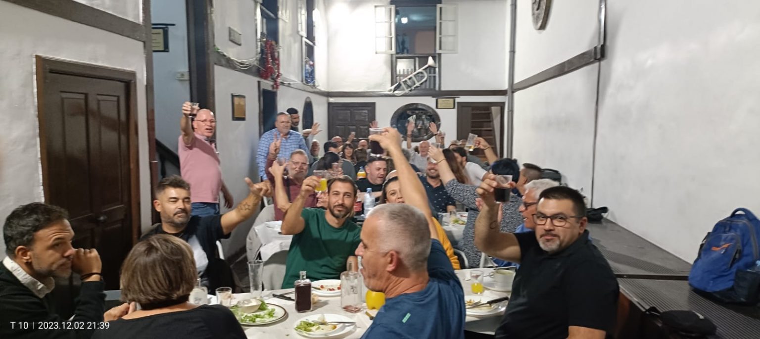 La rondalla Mamel’s celebra su cena de Navidad – Grupo EnMascarada Carnaval