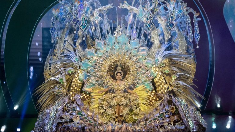 Corina Mrazek González, nueva Reina del Carnaval de Santa Cruz de ...