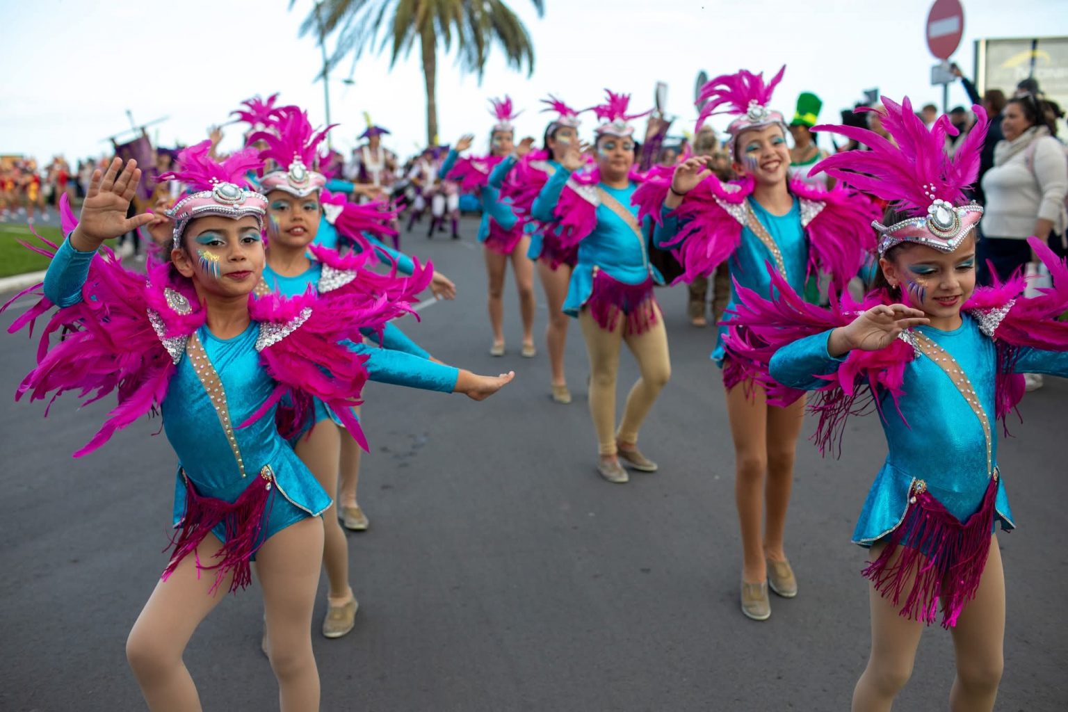 Morro Jable celebró su Gran Coso Carnavalero entre viento, color y ...